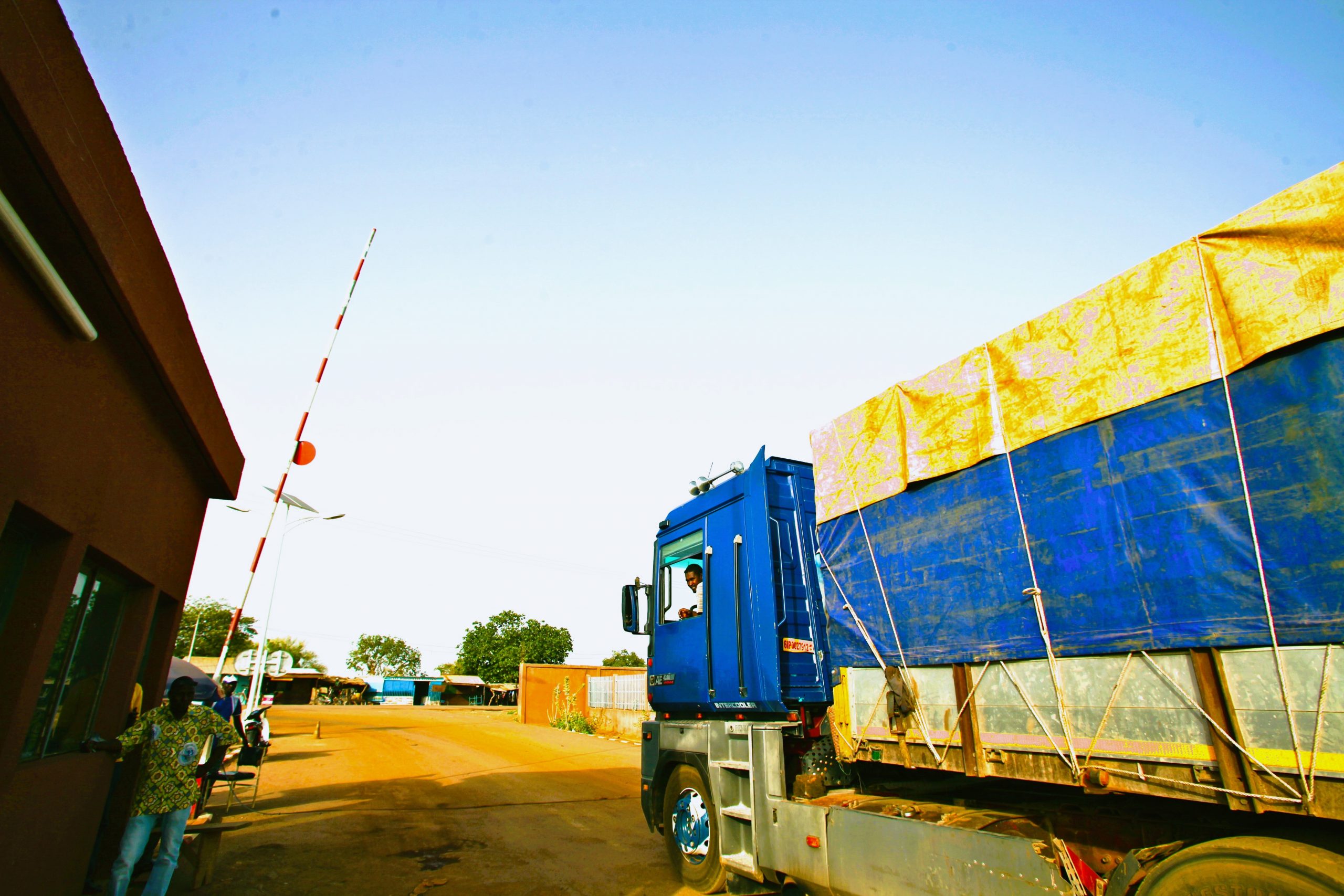 Les Postes de Contrôle Juxtaposés - Scanning System